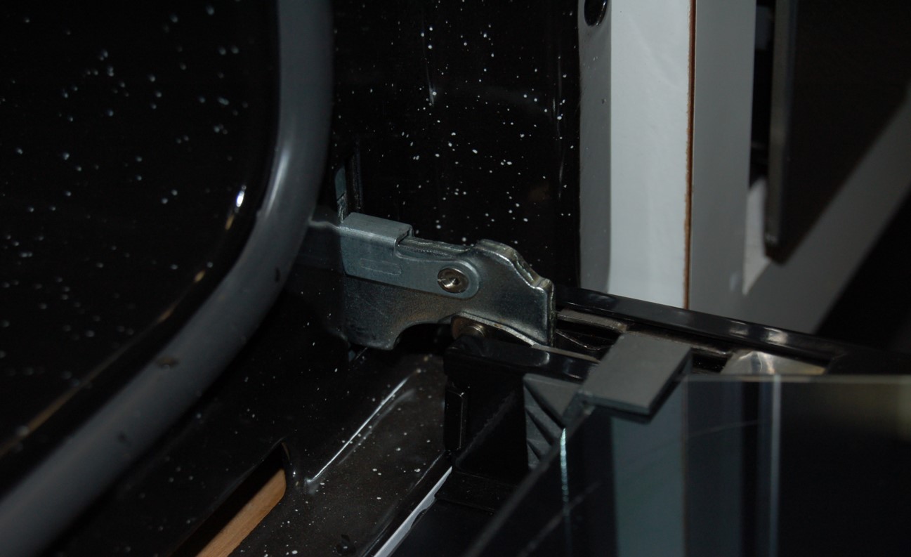 Oven door not closing correctly | Euromaid Oven door not closing correctly | Euromaid